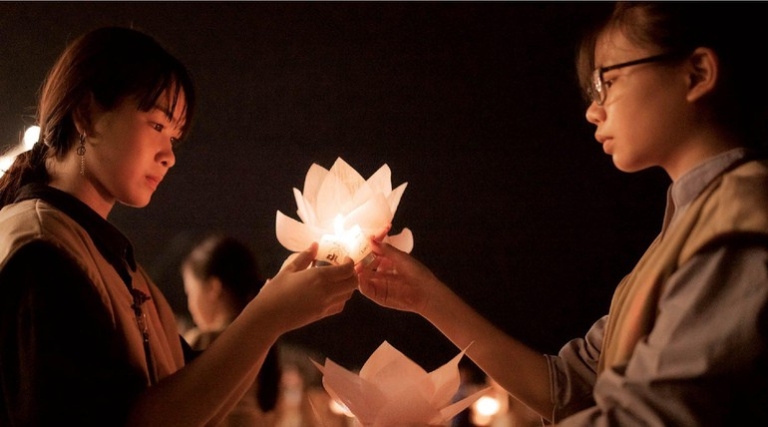 The Meaning of Altruism in Buddhism - LotusBuddhas