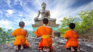 Prostration in Buddhism: Meaning and Benefits