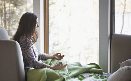What is Breath Awareness Meditation? Practice and Benefits