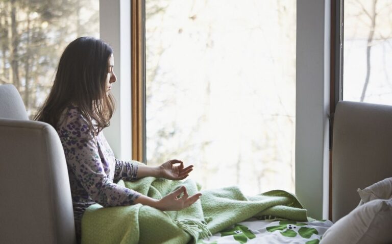 What is Breath Awareness Meditation? Practice and Benefits